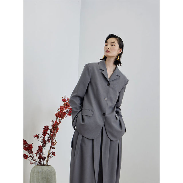 MeeLeeMeeLab original retro fashionable wide shoulder design silhouette ...