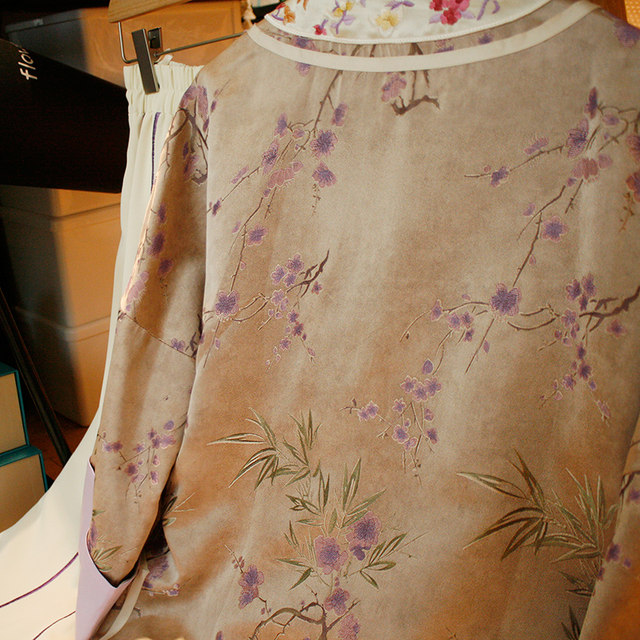 Yiyi's Nine-Color Deer Embroidered Round-Neck Pipa-Collar Jacquard ...