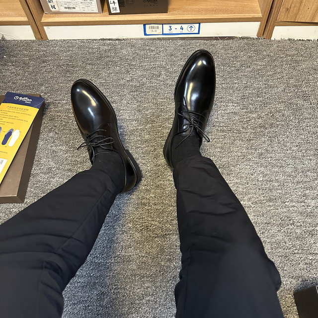 Withdrawing 424344 brand high -end men's Derby shoes into the oral ...