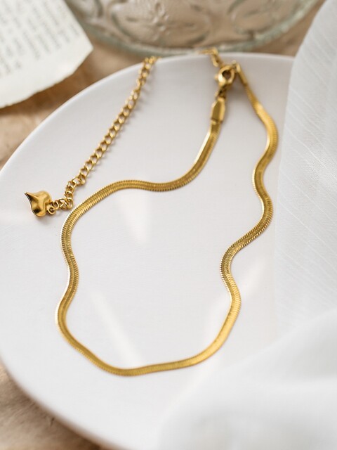 Do not lose color 2023 new light luxury niche golden neck chain design ...