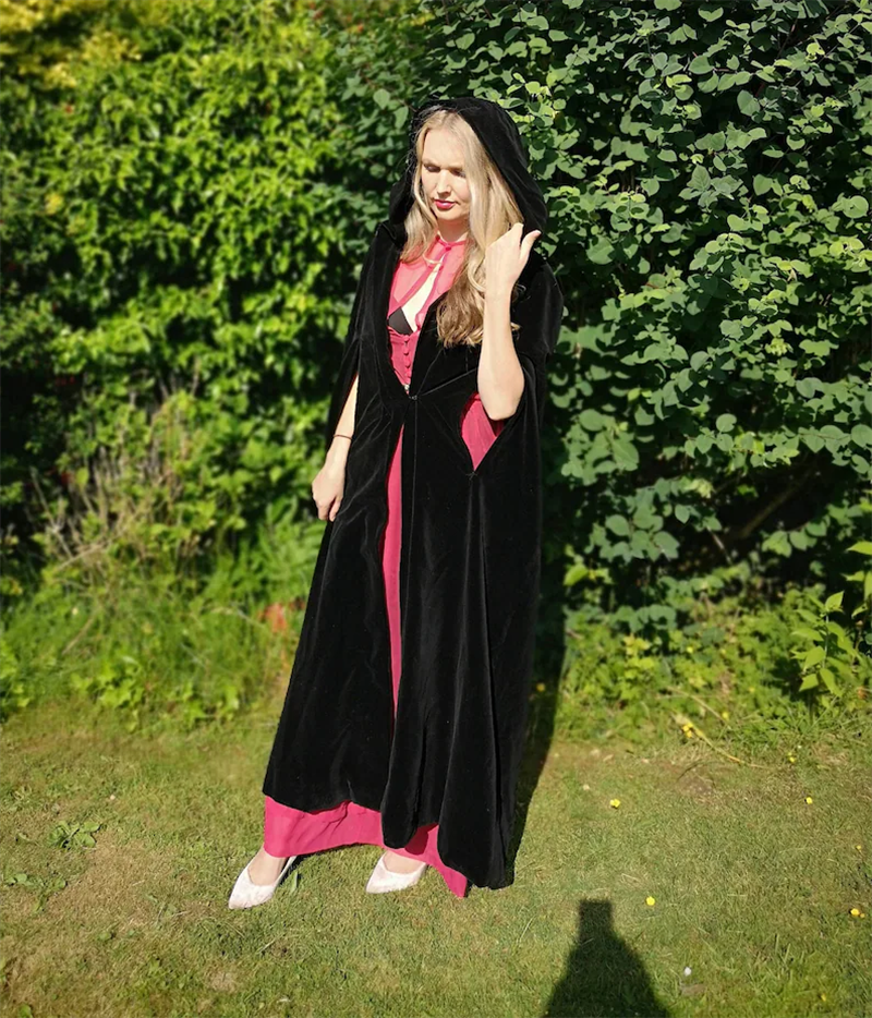 Halloween European and American medieval retro wizard cape mid-length ...