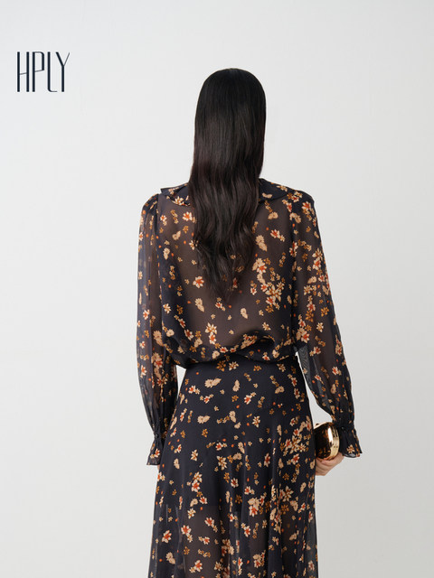 HPLY Hebili Autumn New Wrinkled Ruffle V-neck Lotus Pattern Top