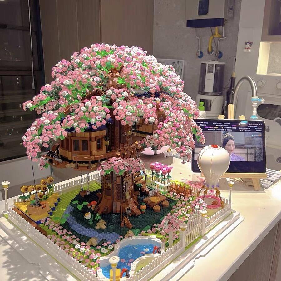 Little Red Book's same Sakura Tree House Internet celebrity building ...