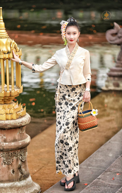 Dai clothing women's Xishuangbanna traditional improved daily leisure ...