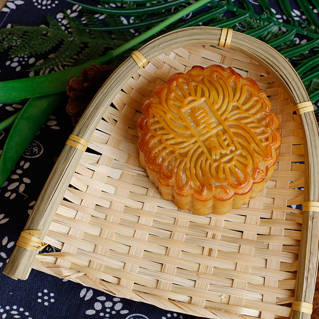 Guangzhou Lihuang Restaurant Double Yellow Mooncake Salted Egg Yolk ...