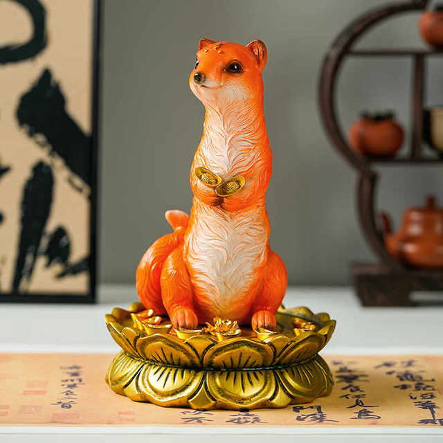 Wong Tai Sin's real body statue ornaments, weasel statue at the ...