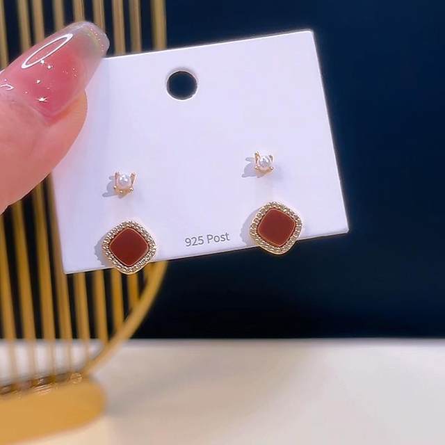 High-end beaded Maillard color four-piece set of simple earrings 2024 ...