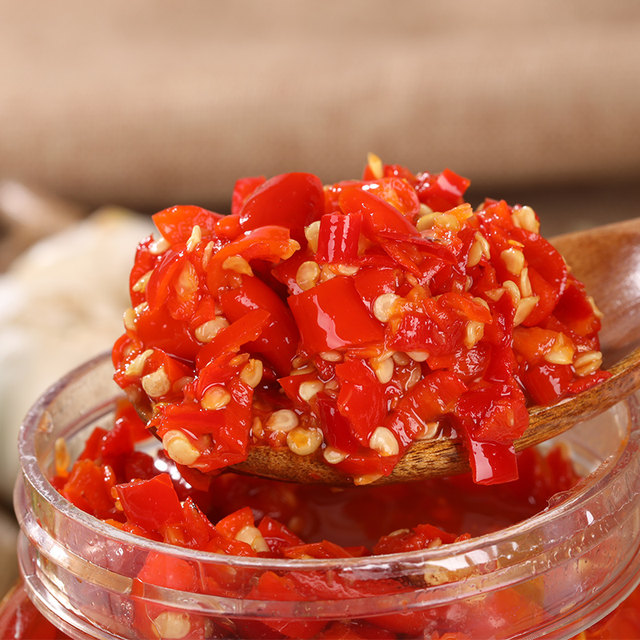 Handmade bell pepper chopped chili sauce Hunan specialty farm homemade super spicy special spicy ...
