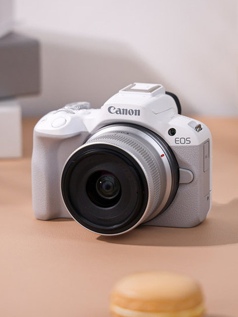 Canon/Canon R50 entry-level travel mirrorless female student high ...
