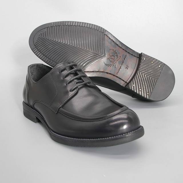 Pick up leaked Guangzhou cattle goods, washed horsehide men's business ...