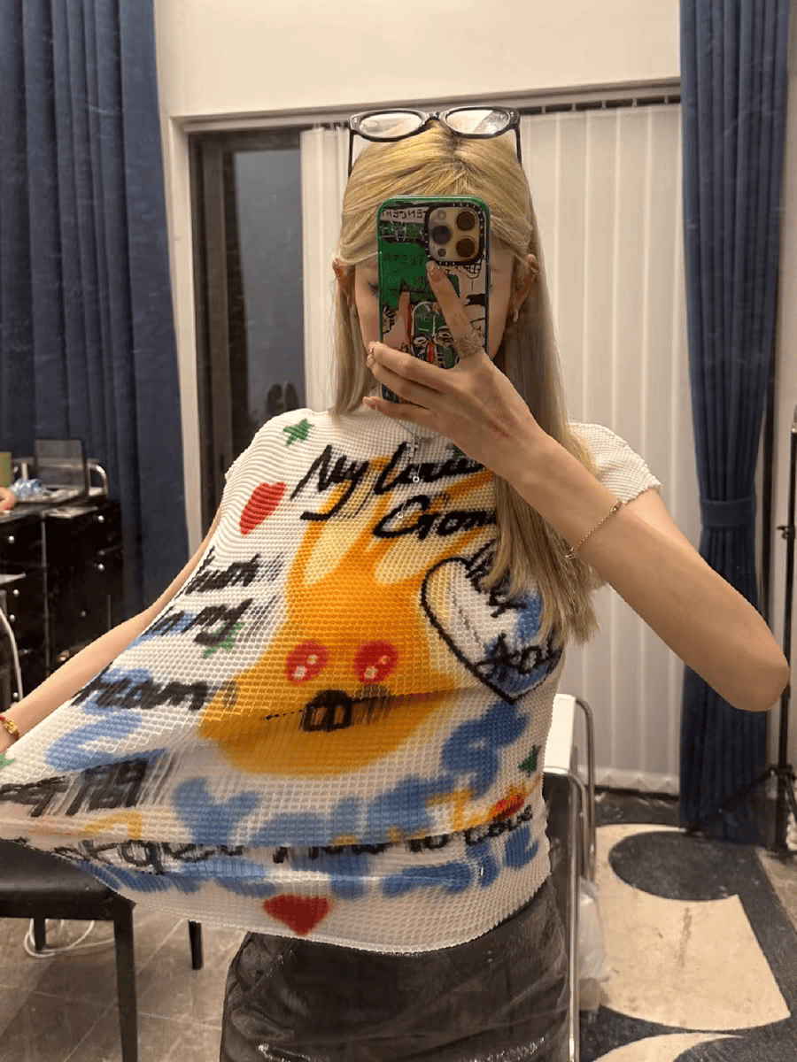 Artist's original printing, atmospheric, slimming, short-sleeved, white ...