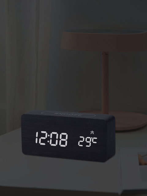 Automatic time-setting electronic clock, silent luminous applet alarm ...