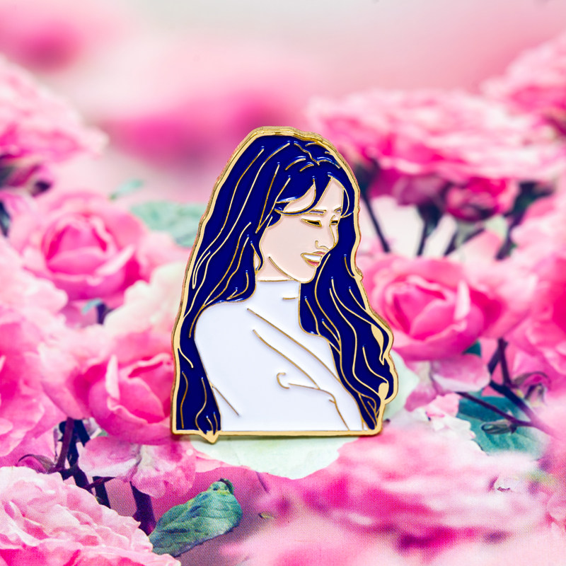 IU Lee Ji Eun Metal Badge - UAENA Fan Gift Collectible