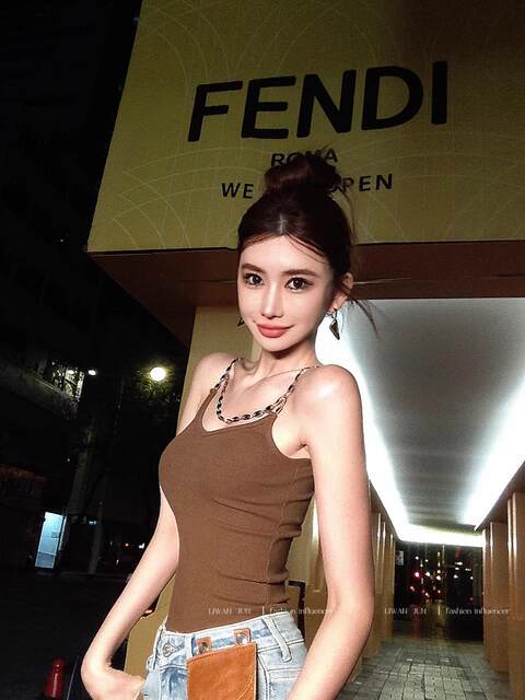 Li Wanjun Maillard vest women's design chain pure desire to wear ...