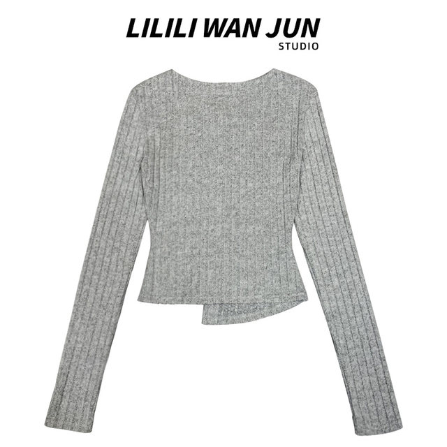 Li Wanjun Long-sleeved sweater for women with a pleated waist-hugging ...