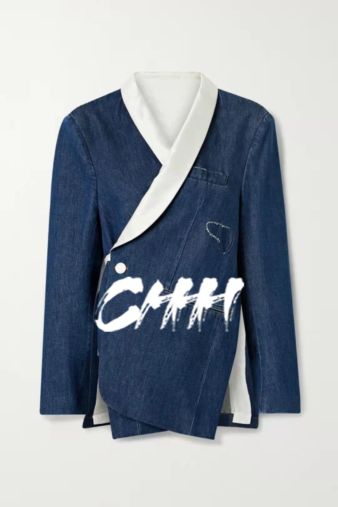 The streamer denim suit with delayed delivery has a concave shape.