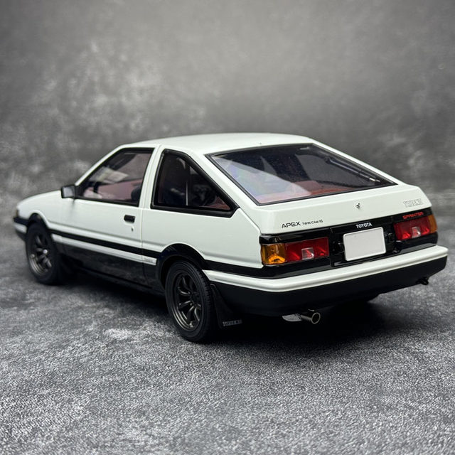 Alto 1/18 ToyotaTasprintertrueno (AE86) head text D car model