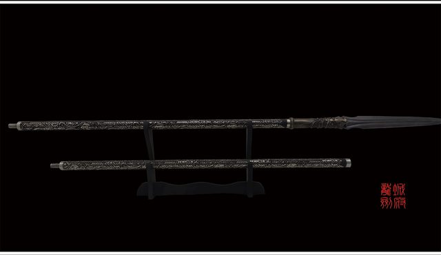 Overlord's gun head, red-tasseled spear and spear, forged in one piece ...