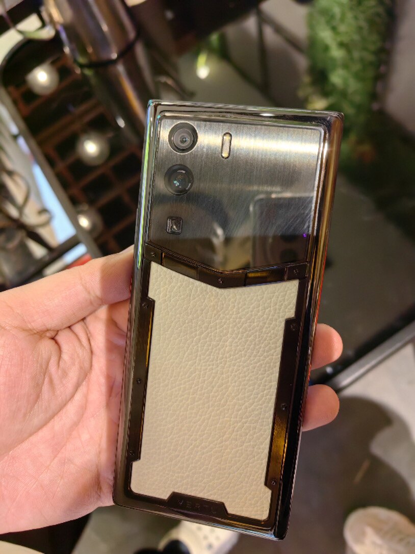 Vertu 5g Mobile Phone Screen Ivertu Weitu Web3.0 Internal and External ...