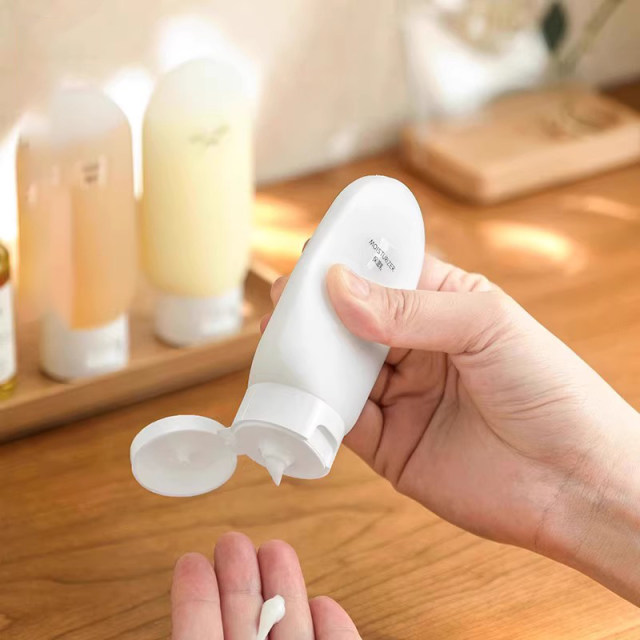 Travel refill bottle bag, toiletry set, makeup shower gel, shampoo ...