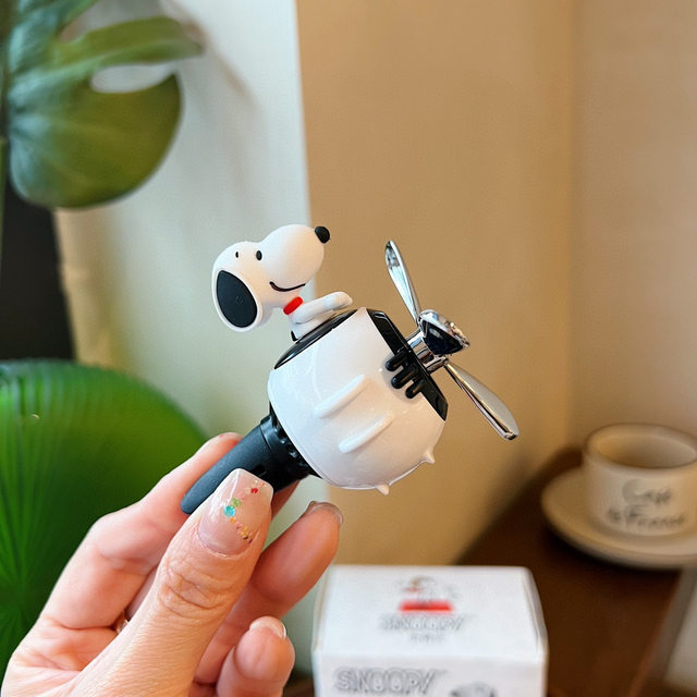 Snoopy Snoopy car aromatherapy deodorant air outlet pendant aircraft ...