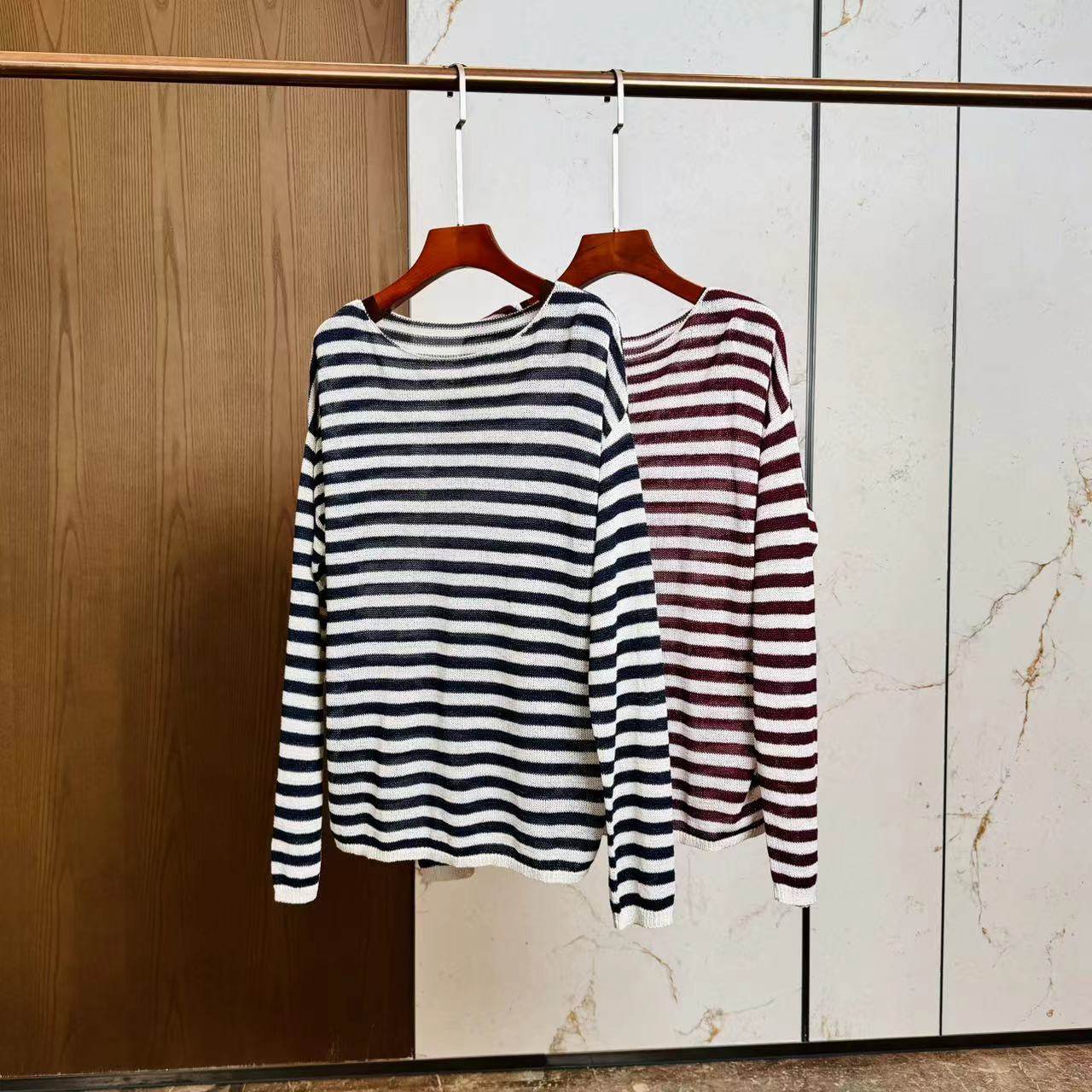 CNN072203 Two-color striped long-sleeved sweater