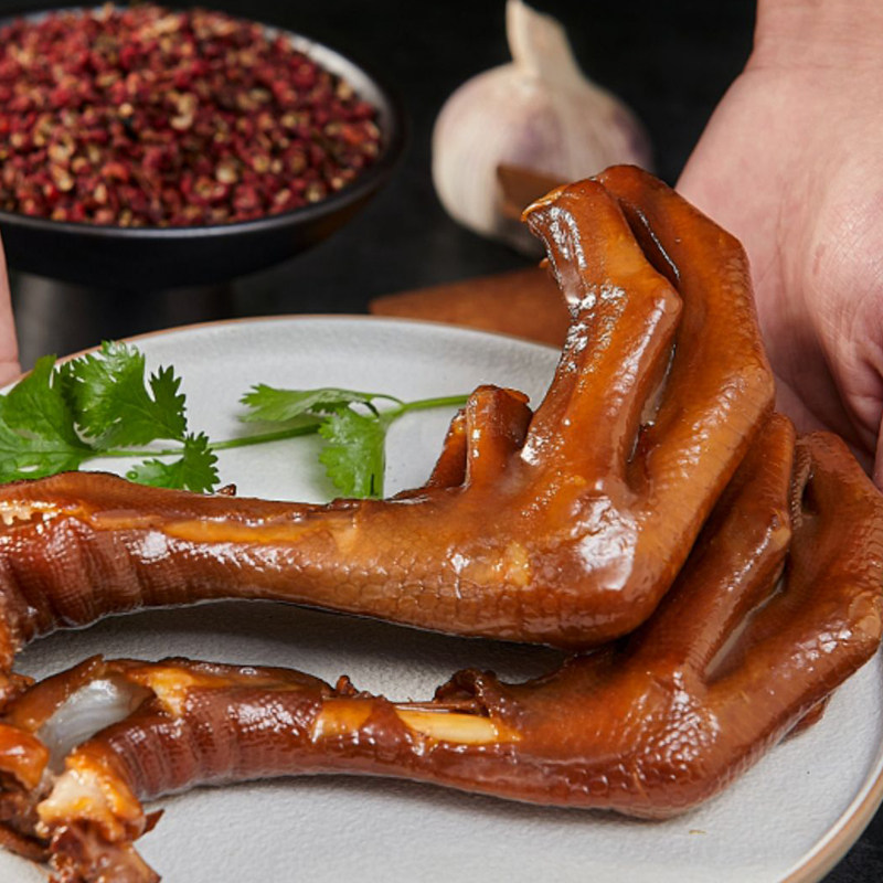 Laiyifen sauce braised goose palm 1 small bag of spiced spicy and fresh ...