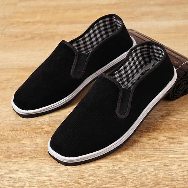 Black cloth shoes with tendon soles, tire soles, old Beijing cloth ...