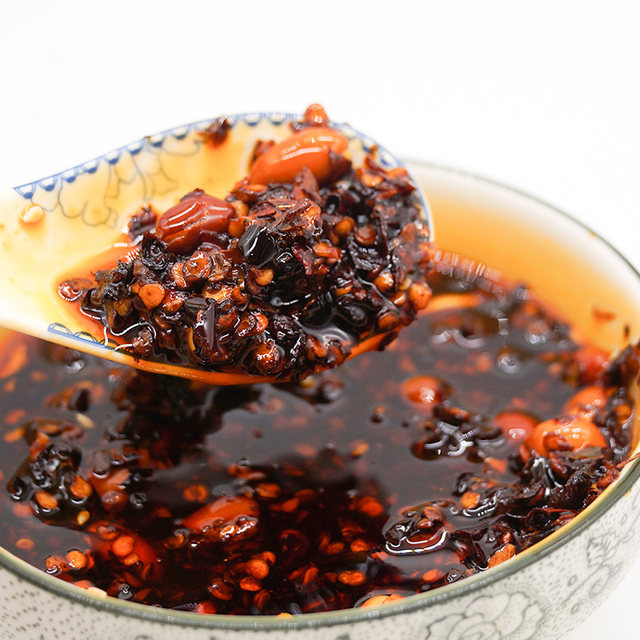 Guizhou specialty oil chili characteristic homemade spicy pepper garlic flavor cold sauce sea ...