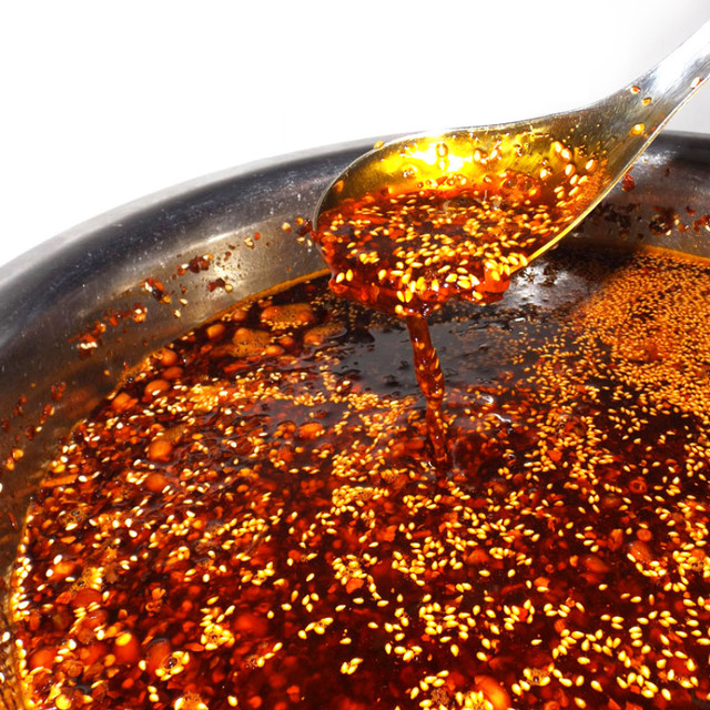 Guizhou specialty oil chili characteristic homemade spicy pepper garlic flavor cold sauce sea ...