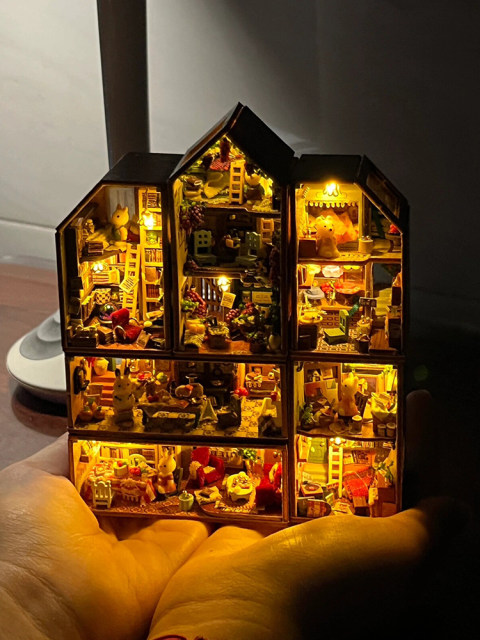 Zhiquwu building block town DIY handmade cabin building villa small ...