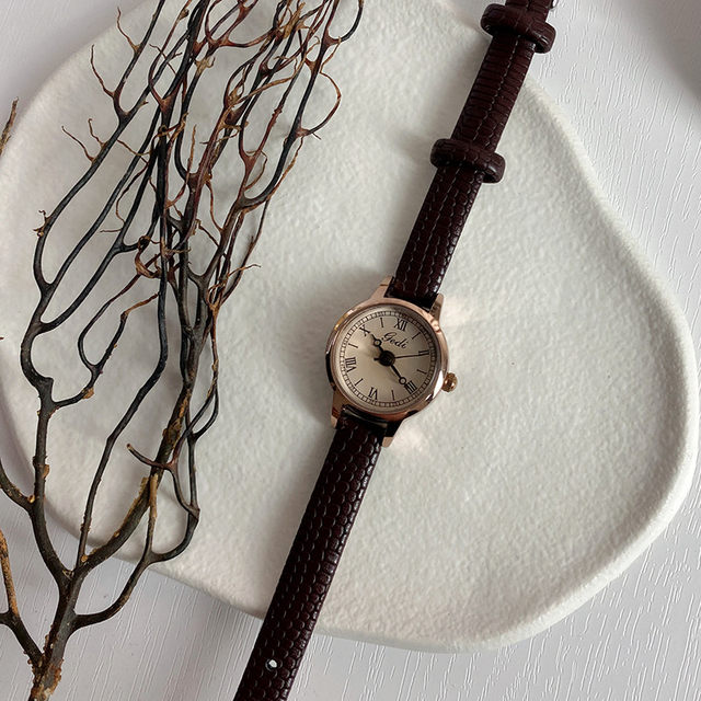Women's watch, small and exquisite, retro waterproof, simple ...