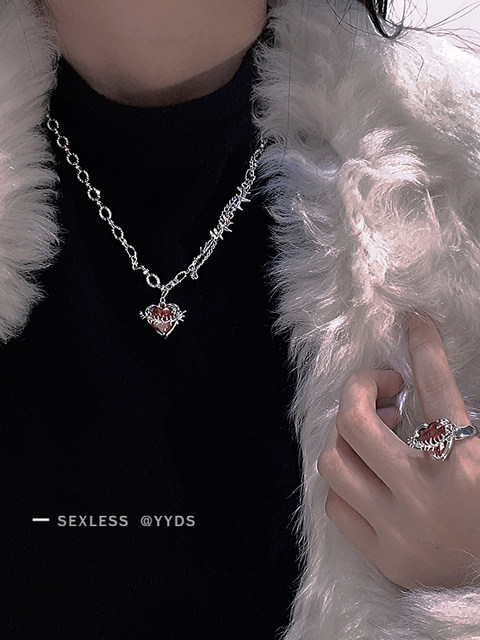 yyds red love thorns necklace women's light luxury niche high -level sensory clavicle coat chain ...