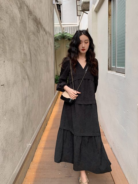 Ren Xiaoyi Early Chun He Benhe Black V -neck Dress, Long Gan, Slender Design Sensory Nicalian ...