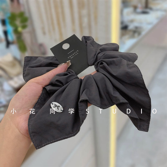 Quick-drying, lightweight, cool and minimalist style gray hand-sewn ...