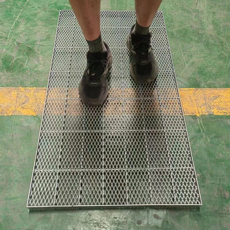 Anti-Slip Steel Grating - Steel Mesh Stair Steps Foot Protection High ...