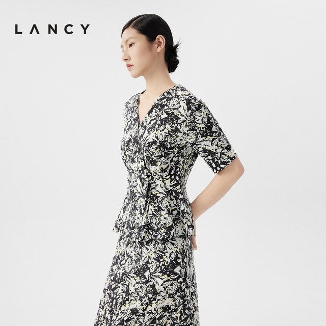 LANCY/Langzi 2024 summer mulberry silk v-neck black and white floral shirt overlapping collar ...
