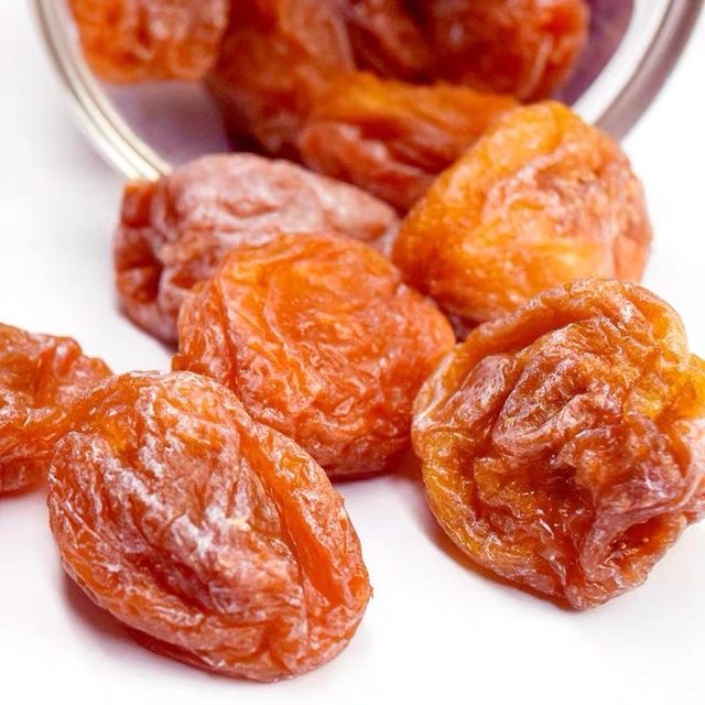 Expired special offer Huaweiheng canned plum plum plum snacks black ...