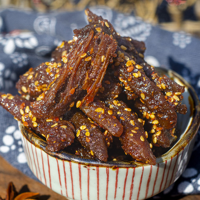 Chengdu specialty spicy beef snacks Sichuan cooked food ready-to-eat ...