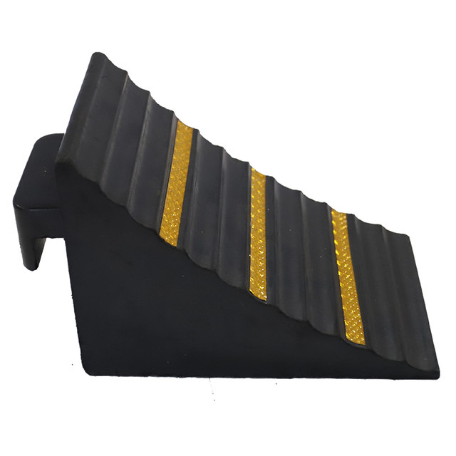 Triangular wood convenient anti-slip plastic car tire rubber anti-slip ...