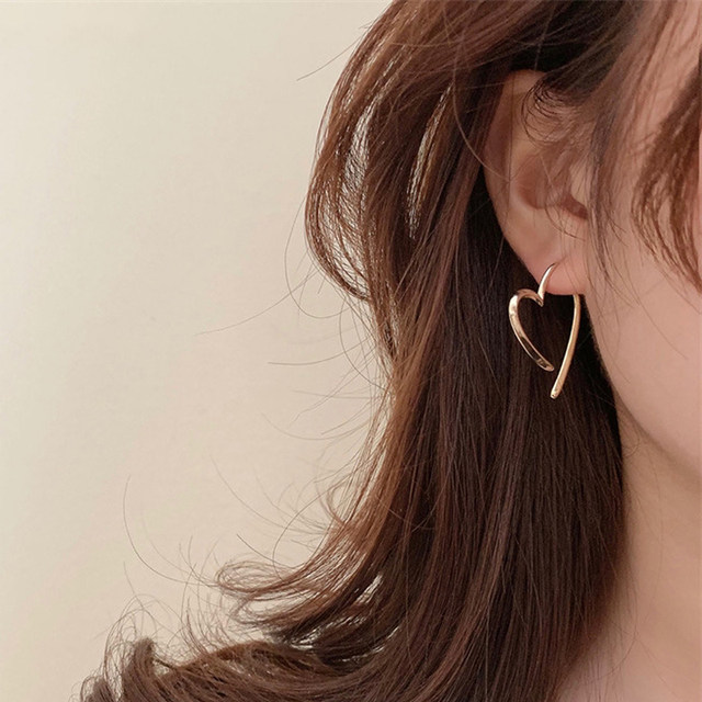 Exaggerated love earrings for women without pierced ears, niche design ...