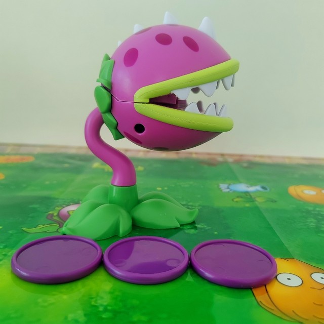 Plants vs. Zombies Toy Large Piranha Ejection Crazy Dave Face Changing ...