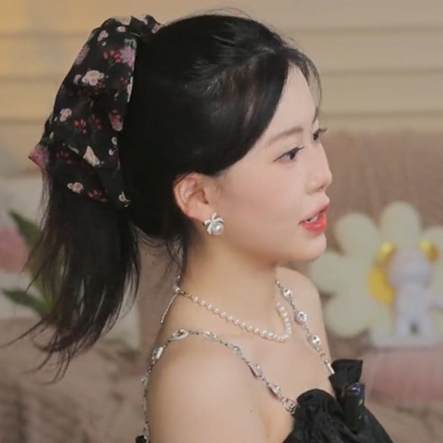 Elegant floral grab clip, high-end 2023 new hair clip, hair clip, hair ...