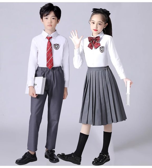 Primary and secondary school students' chorus performance uniforms ...