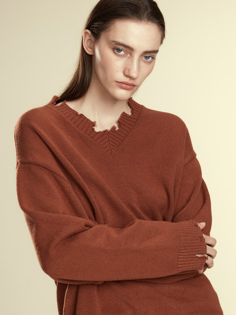 KiKat/Maillard color destroyed V-neck circle yarn knitted long-sleeved ...