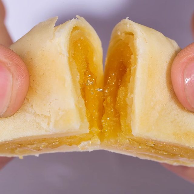 Musang King Durian Cake Mille Layer Durian Shortbread Biscuits ...