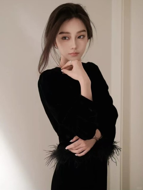 A complete set of ootd outfits, rich style, furry hem, short, slim ...