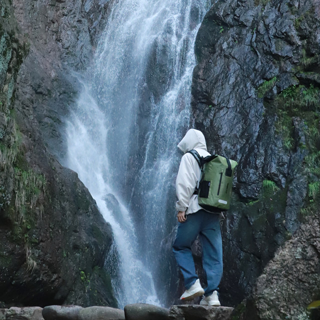 MAIKE outdoor waterproof backpack, seaside backpack, swimming ...