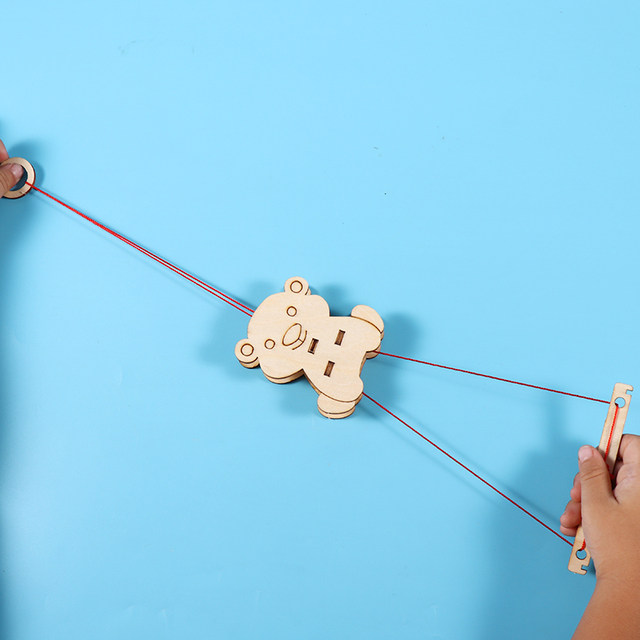 Primary school students' science and technology small production DIY ...