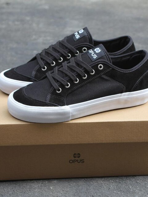 Special Offer Black and White Classic Opus Skateboard Shoes Breathable Non-Slip Wear-Resistant ...